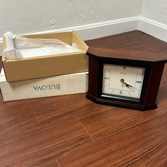 Bulova | Accents | Bulova Quartz Mantel Shelf Desk Clock Wood Cherry ...